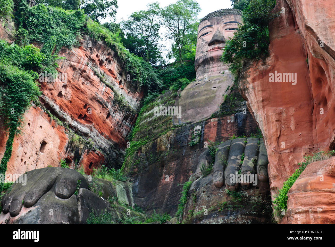 The Leshan Statue of Buddha,It is the largest stone Buddha in the world ...