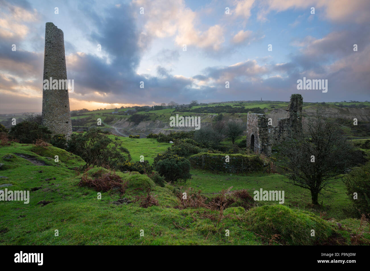 Engine house minions hi-res stock photography and images - Alamy