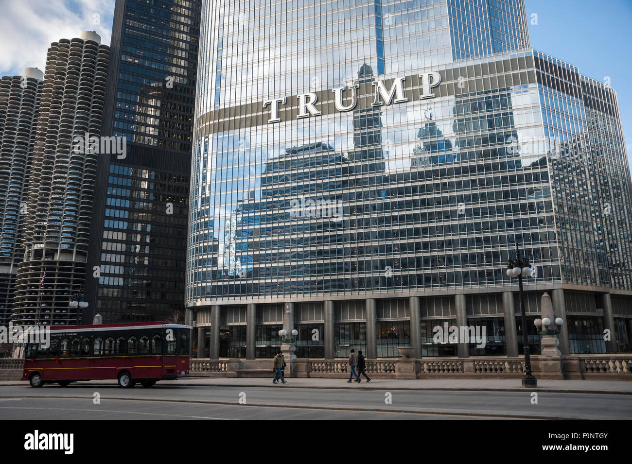 Sign publicity architecture skyscraper glass windows hi-res stock ...