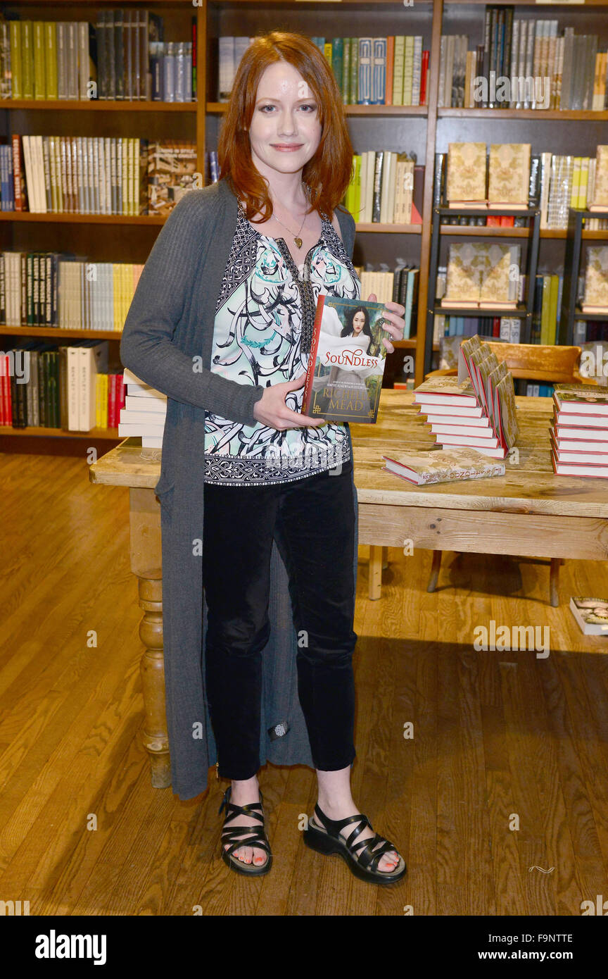 Bestselling American fantasy author, Richelle Mead signing of her new ...