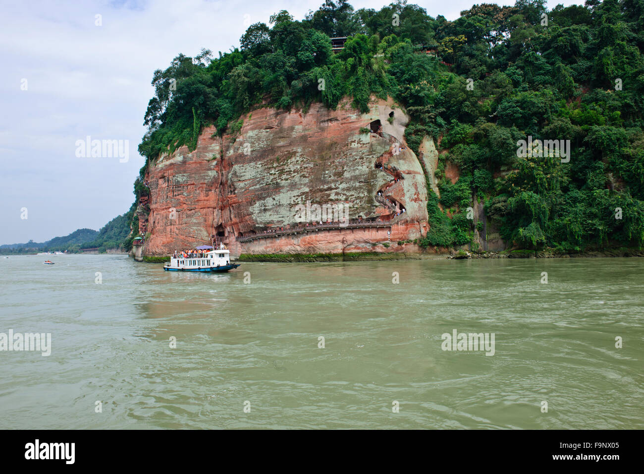 The Leshan Statue of Buddha,It is the largest stone Buddha in the world ...