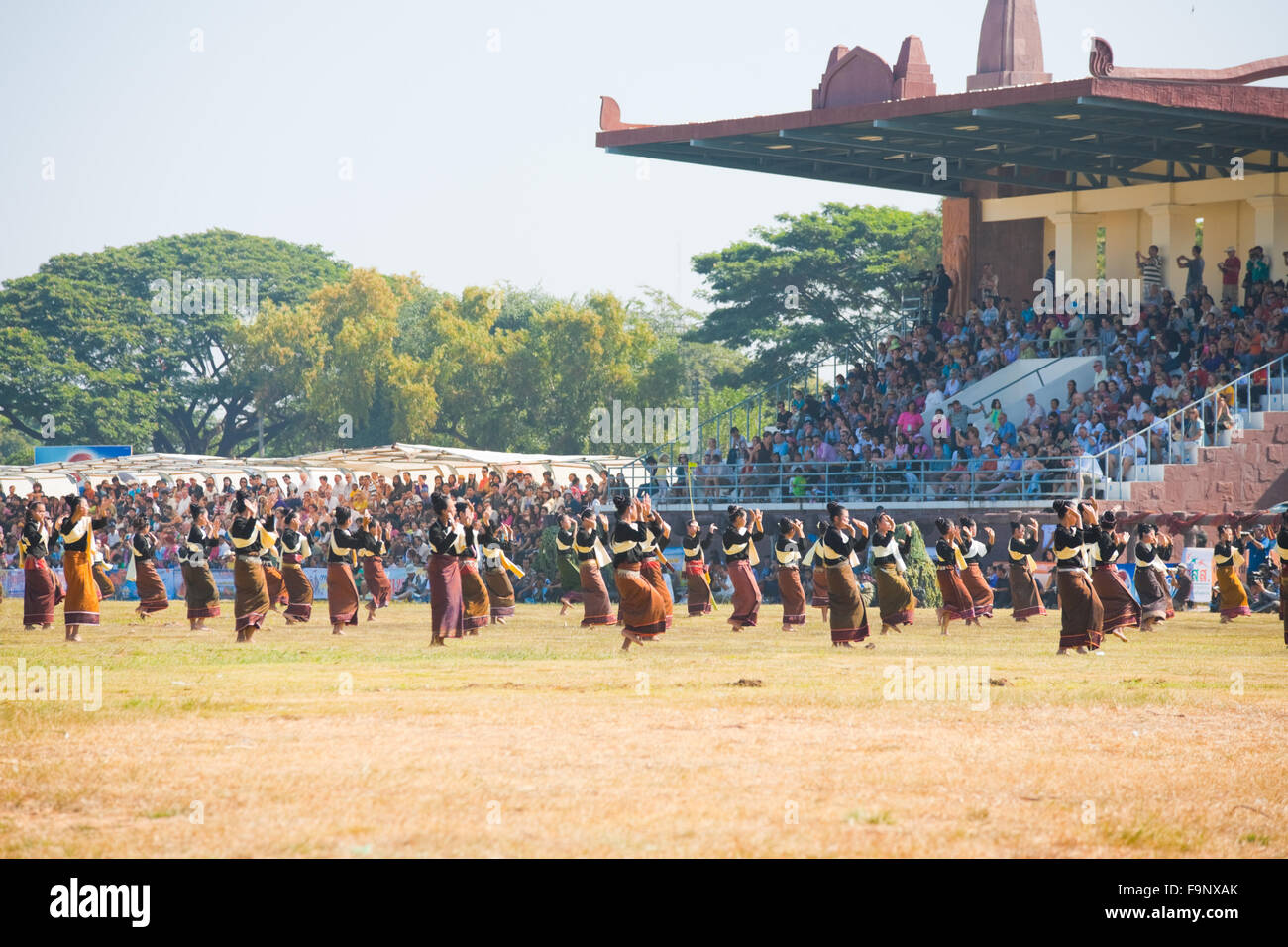 Traditionally dressed women hi-res stock photography and images - Alamy