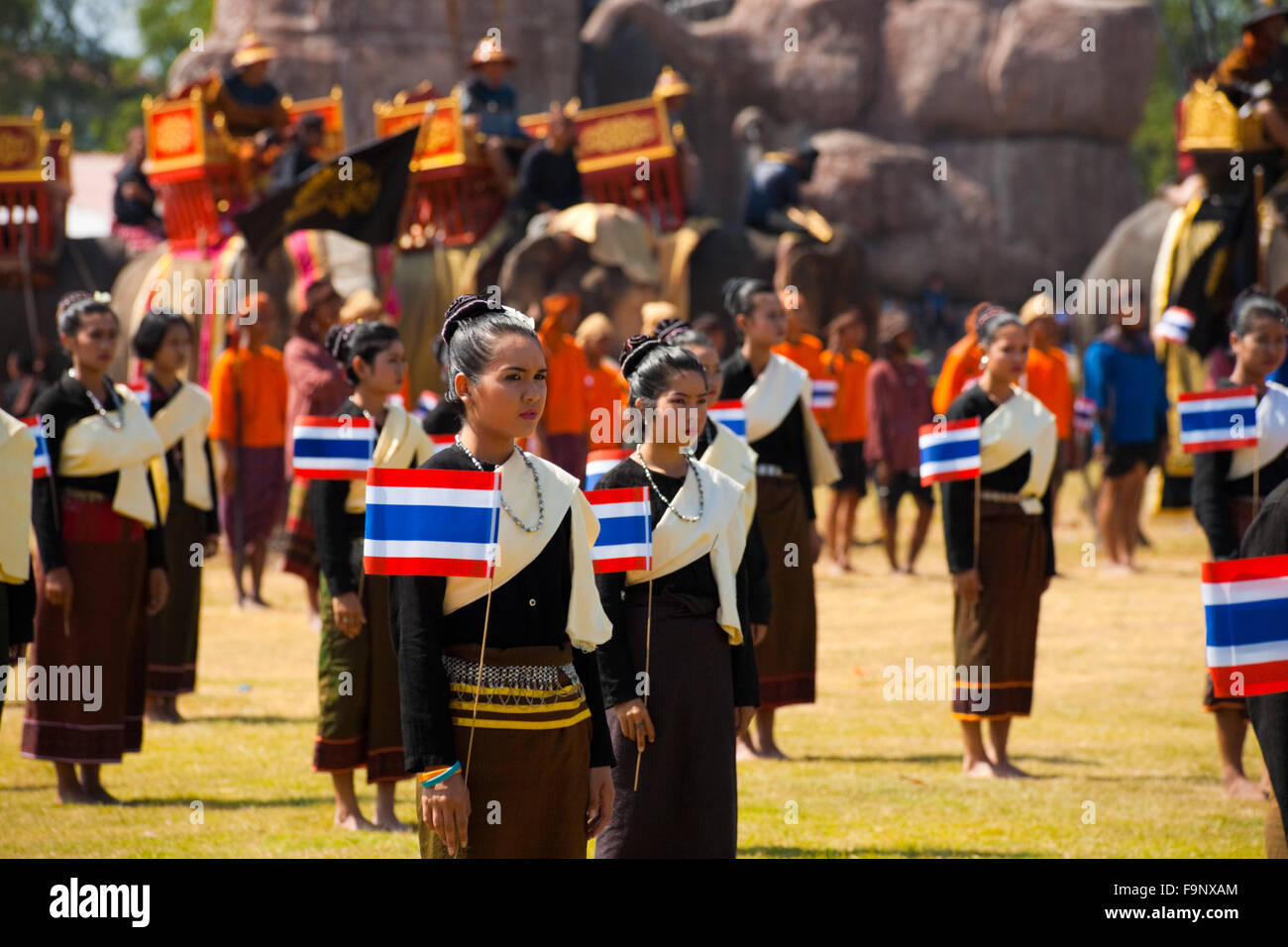 Thai women in traditional costume hi-res stock photography and images ...
