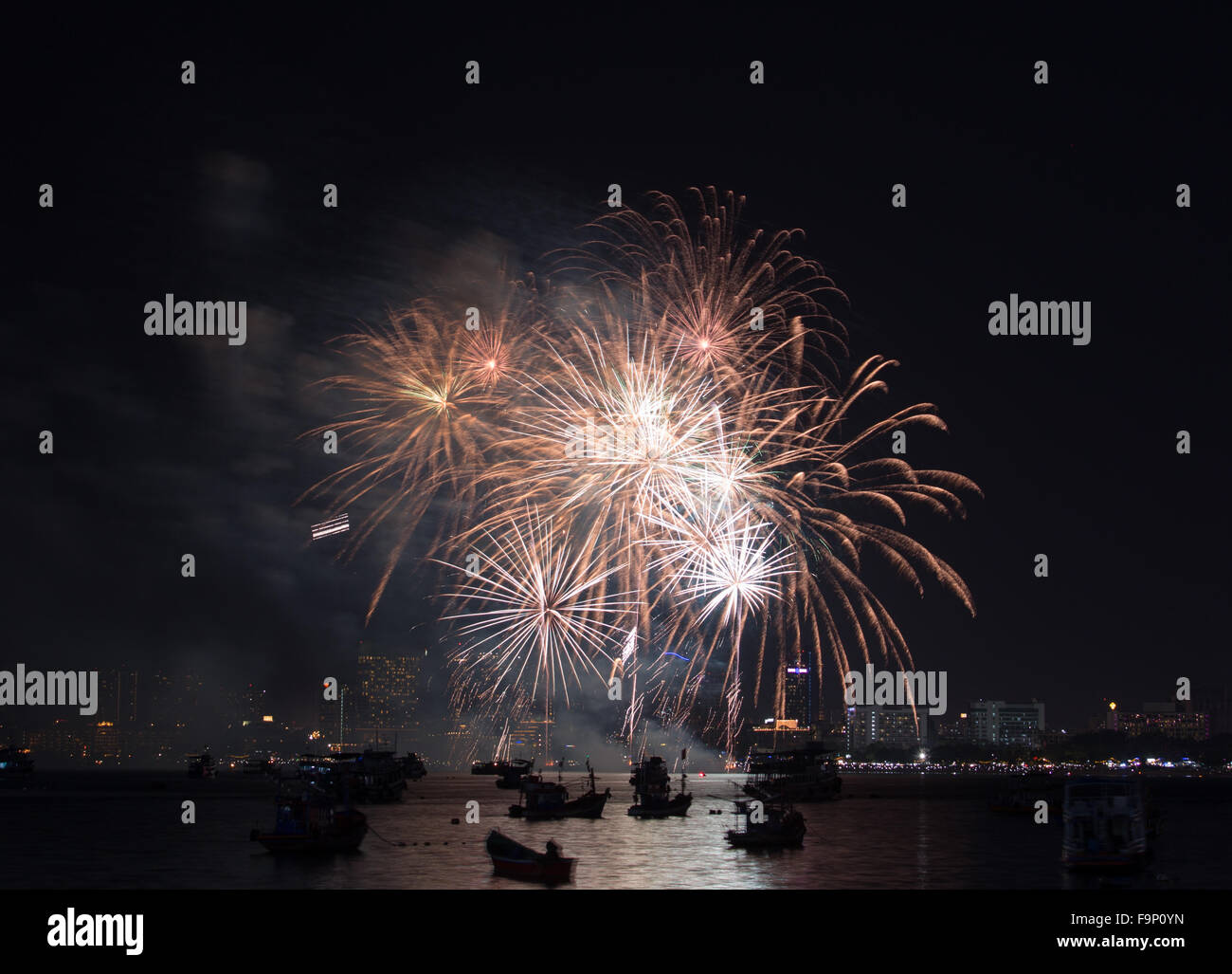 Pattaya International Fireworks Festival at Chonburi, Thailand Stock ...