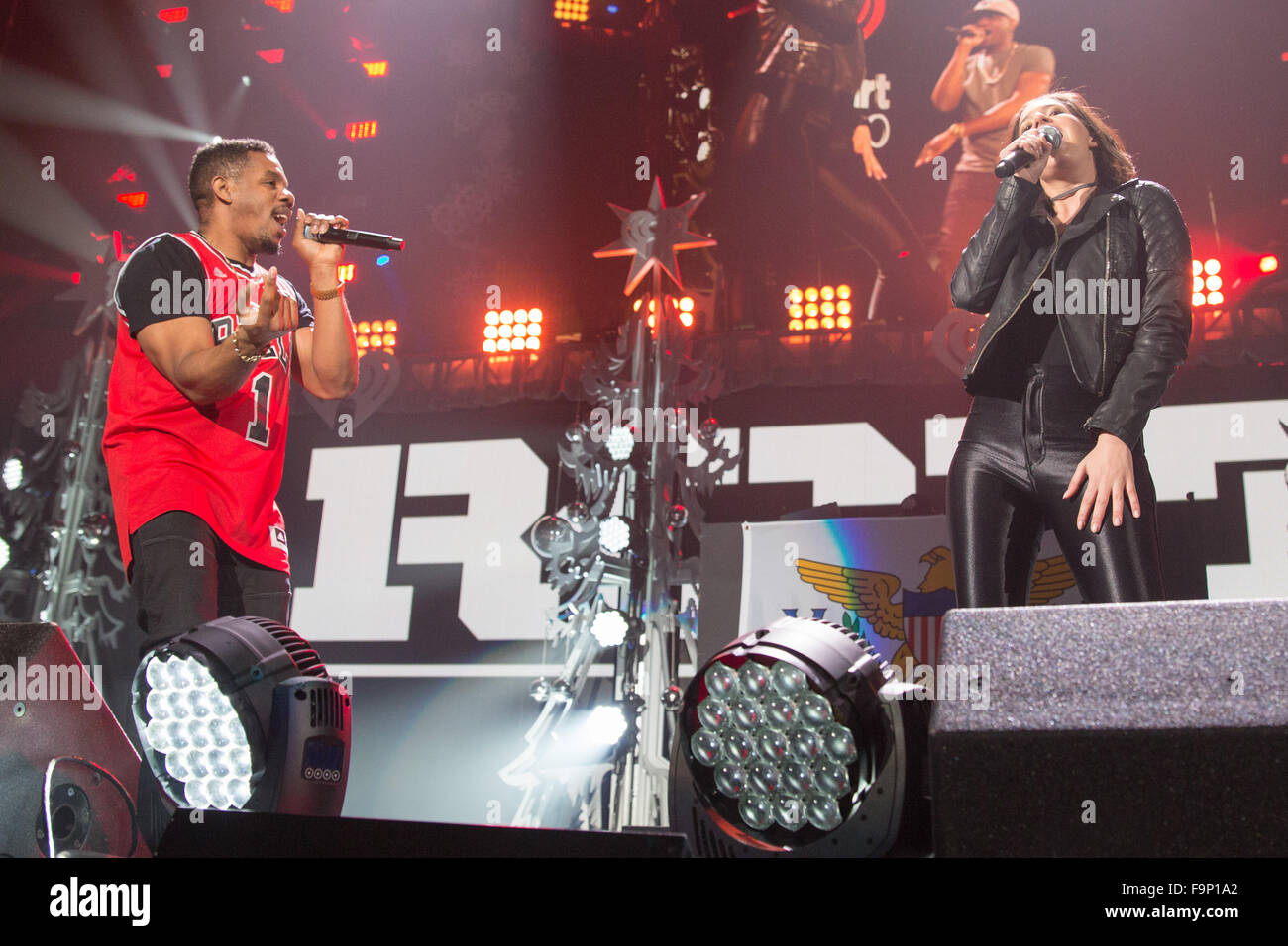 Rosemont, Illinois, USA. 16th Dec, 2015. Singer TIMOTHY THOMAS of R ...