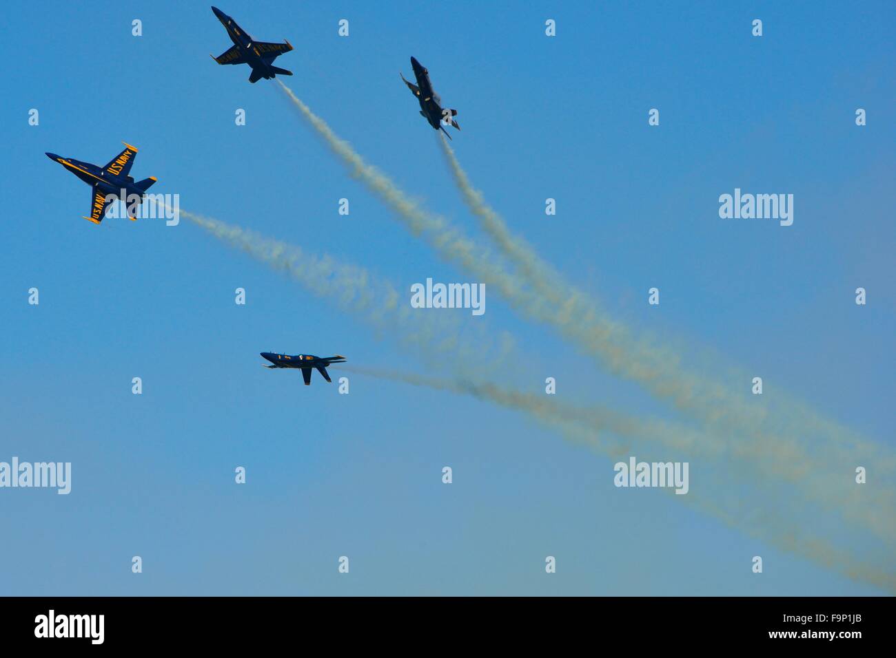 Blue Angels Fleet week San Francisco 2015 airshow jet fighter F/A-18 F ...