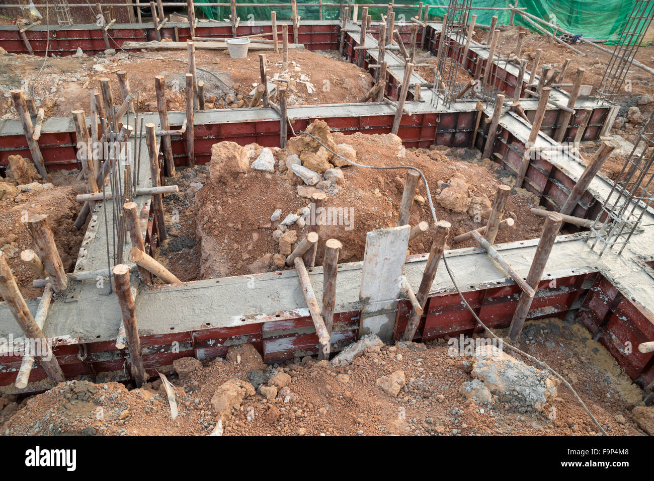 Pillar beam being constructed hi-res stock photography and images - Alamy