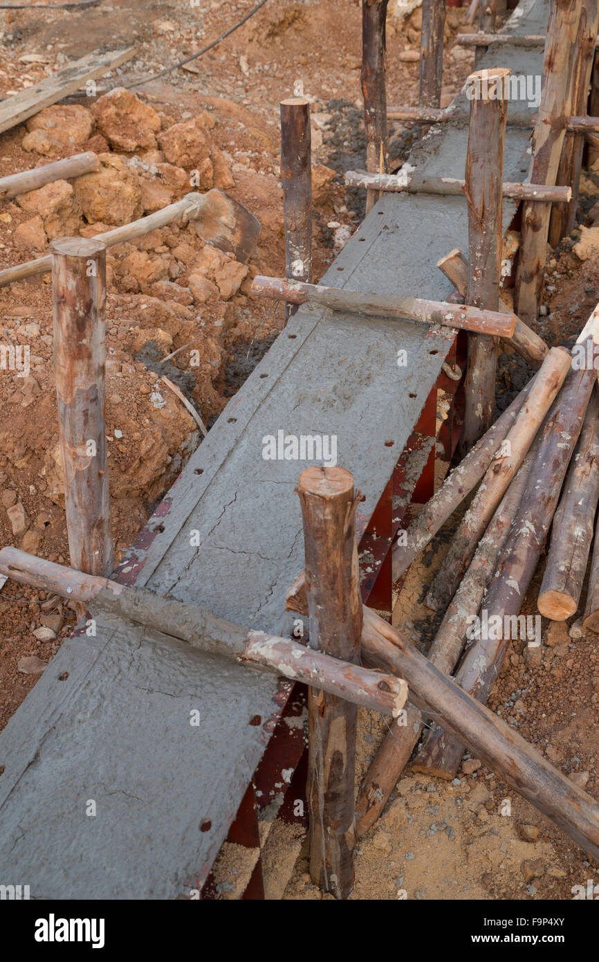 Pillar beam being constructed hi-res stock photography and images - Alamy