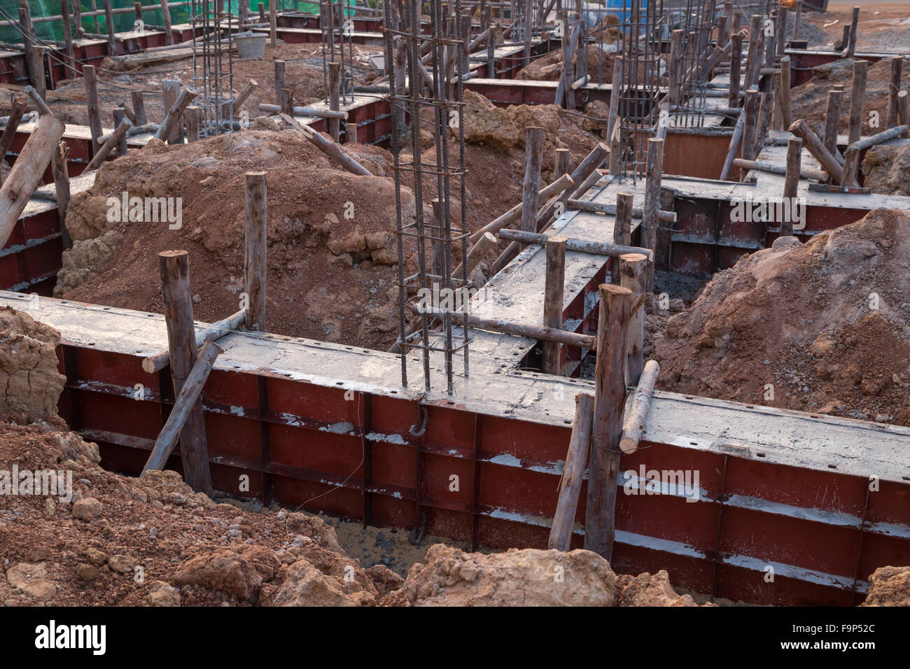 Pillar beam being constructed hi-res stock photography and images - Alamy