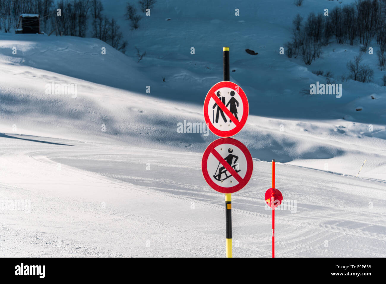 Danger sings on winter skiing resort Stock Photo - Alamy