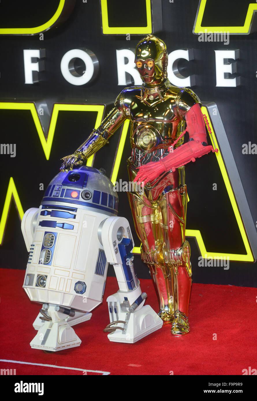 R2D2 and C3PO at the STAR WARS: THE FORCE AWAKENS, European Premiere in ...