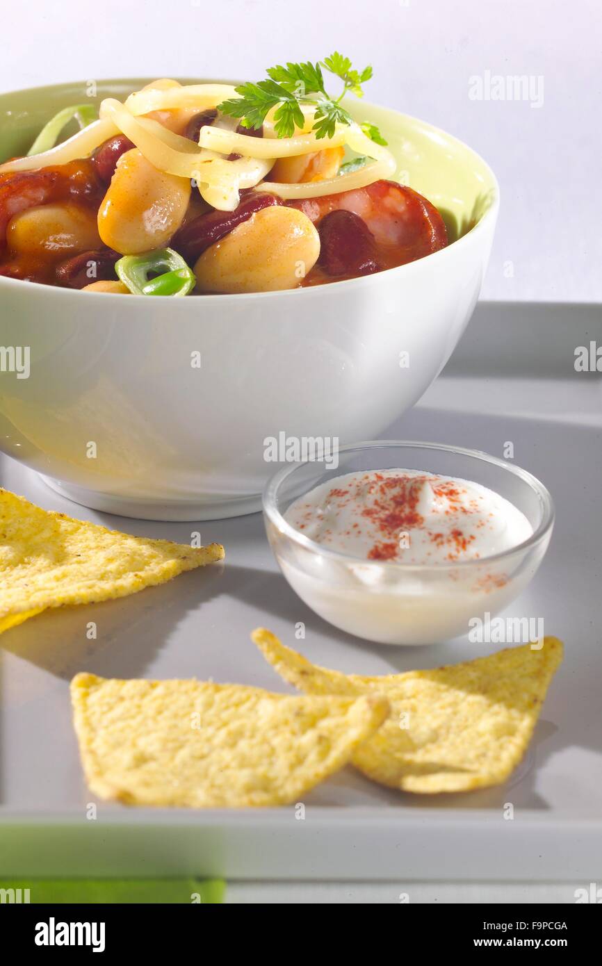 Baked beans cheese chips hi-res stock photography and images - Alamy