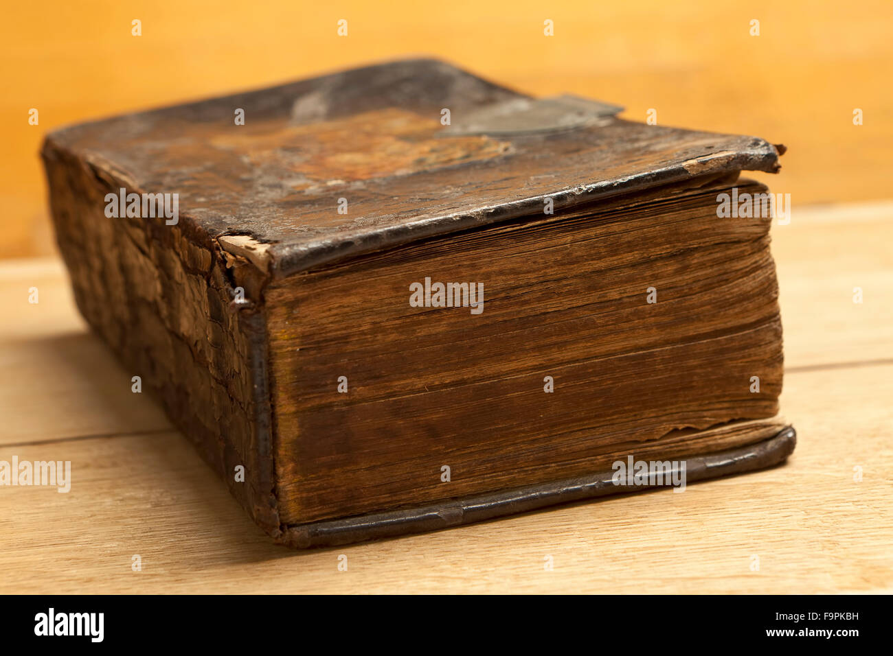Old Closed Book Stock Photos & Old Closed Book Stock Images - Alamy