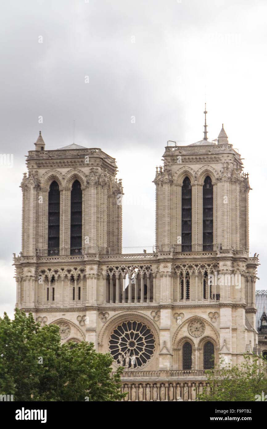 Paris cathedral pinnacle hi-res stock photography and images - Alamy