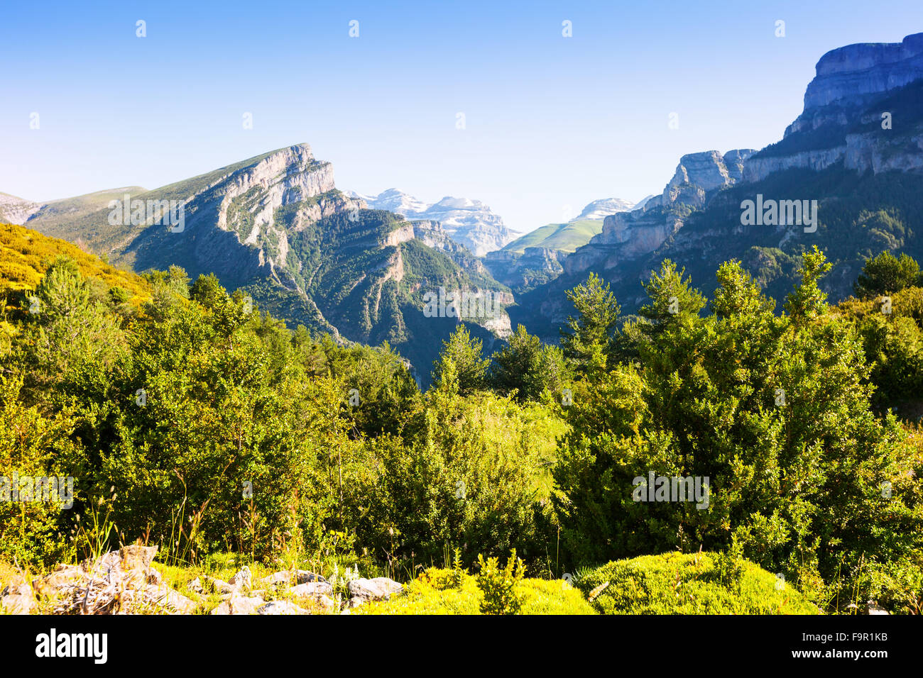 Pyrenees mountains landscape anisclo hi-res stock photography and ...