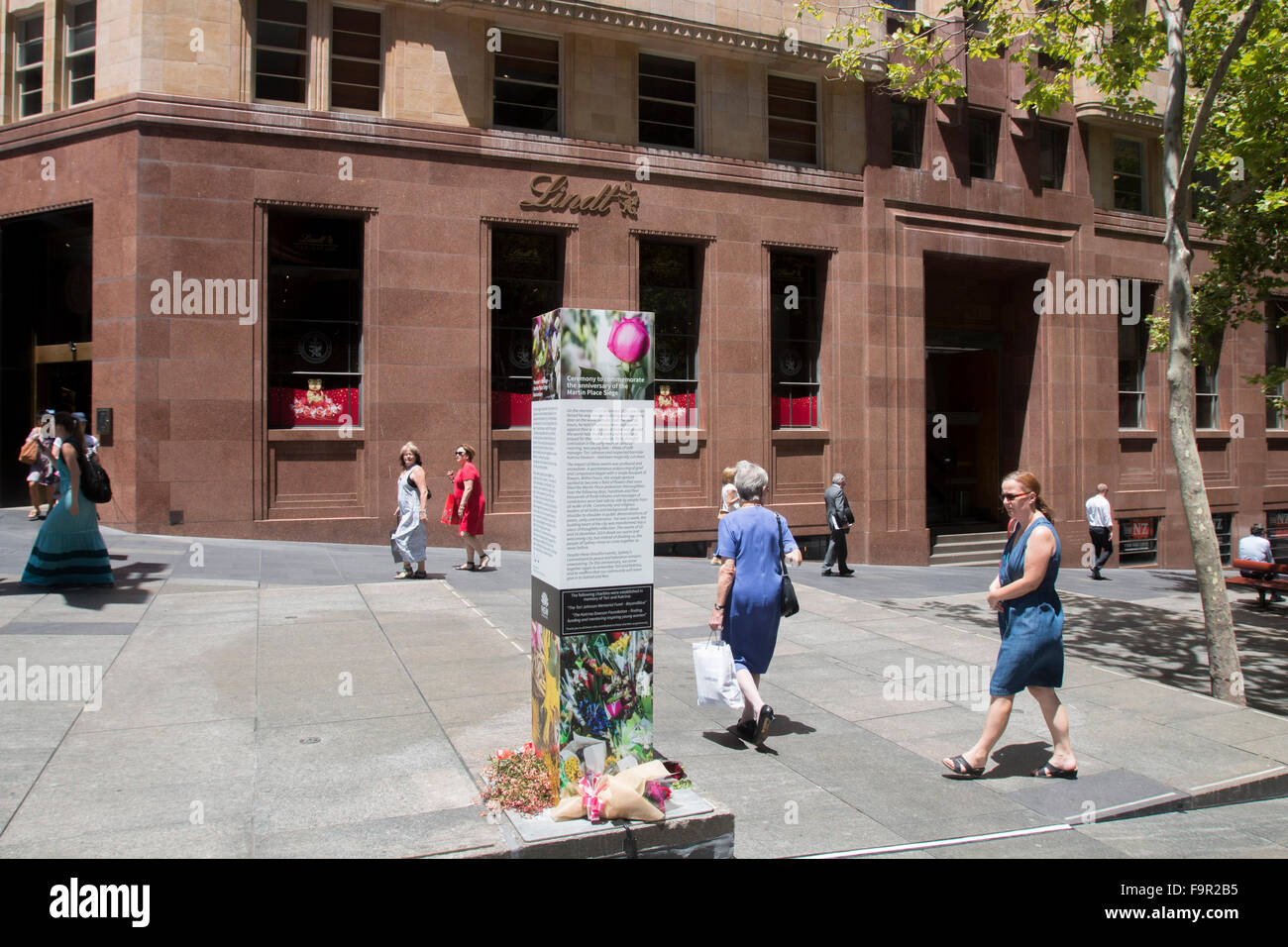 Sydney lindt cafe hi-res stock photography and images - Alamy