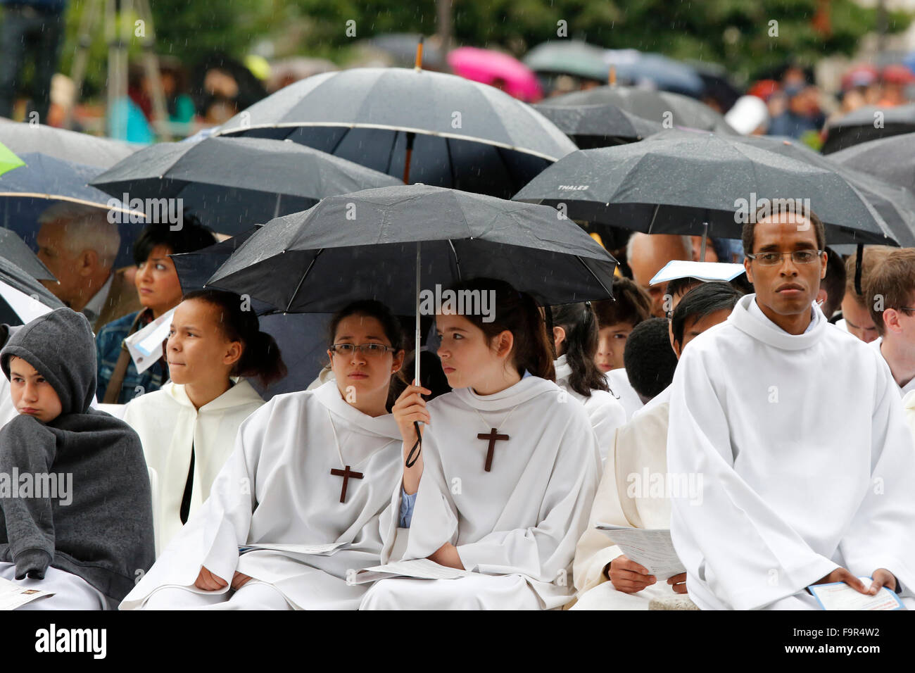 Catholic altar server girl hi-res stock photography and images - Alamy