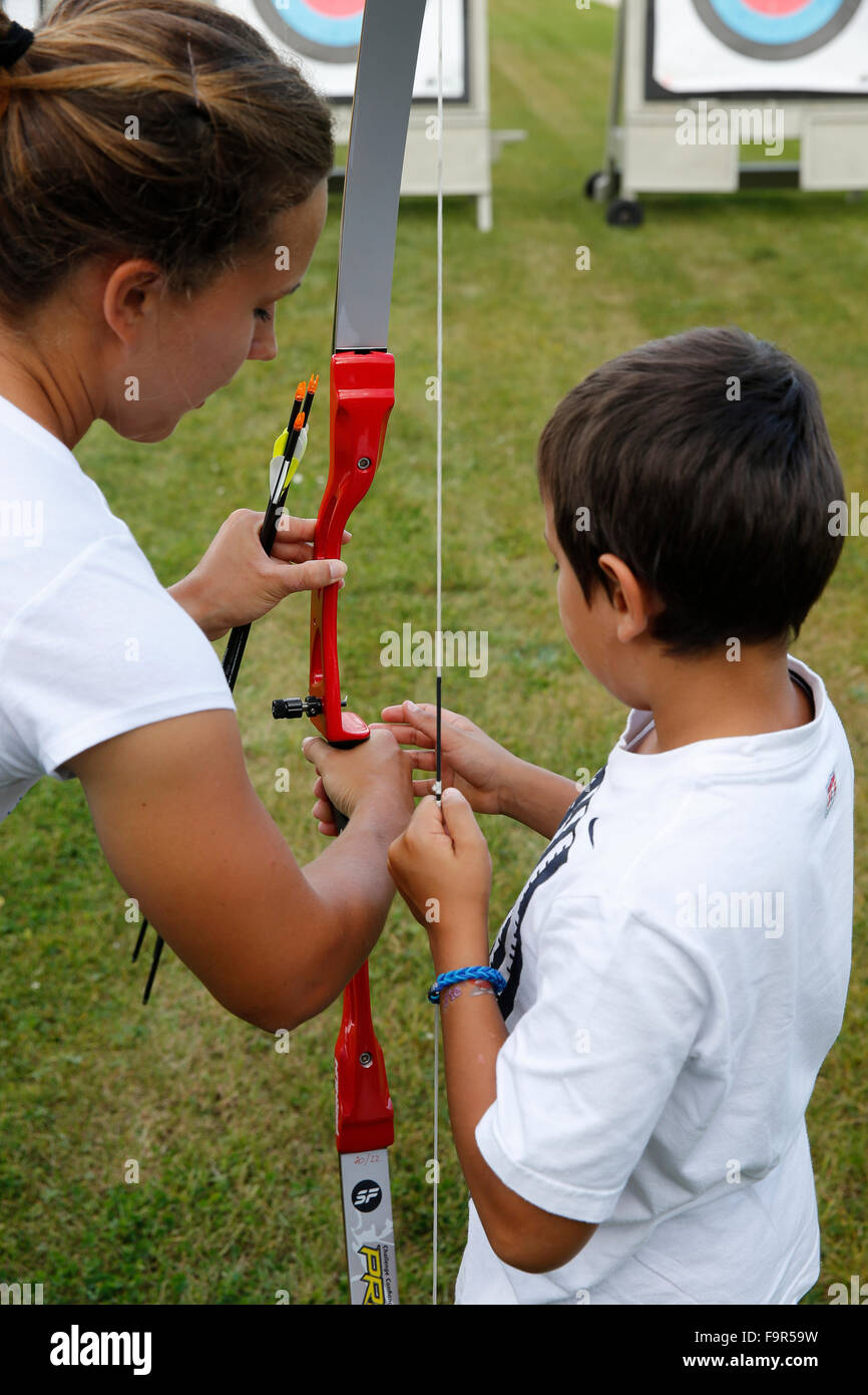 Learning archery hi-res stock photography and images - Alamy