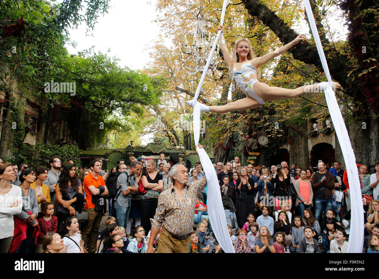 Show at the Fun Fair museum, Paris Stock Photo - Alamy
