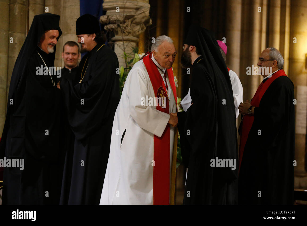 Ecumenical prayer wake in Notre Dame cathedral Stock Photo - Alamy