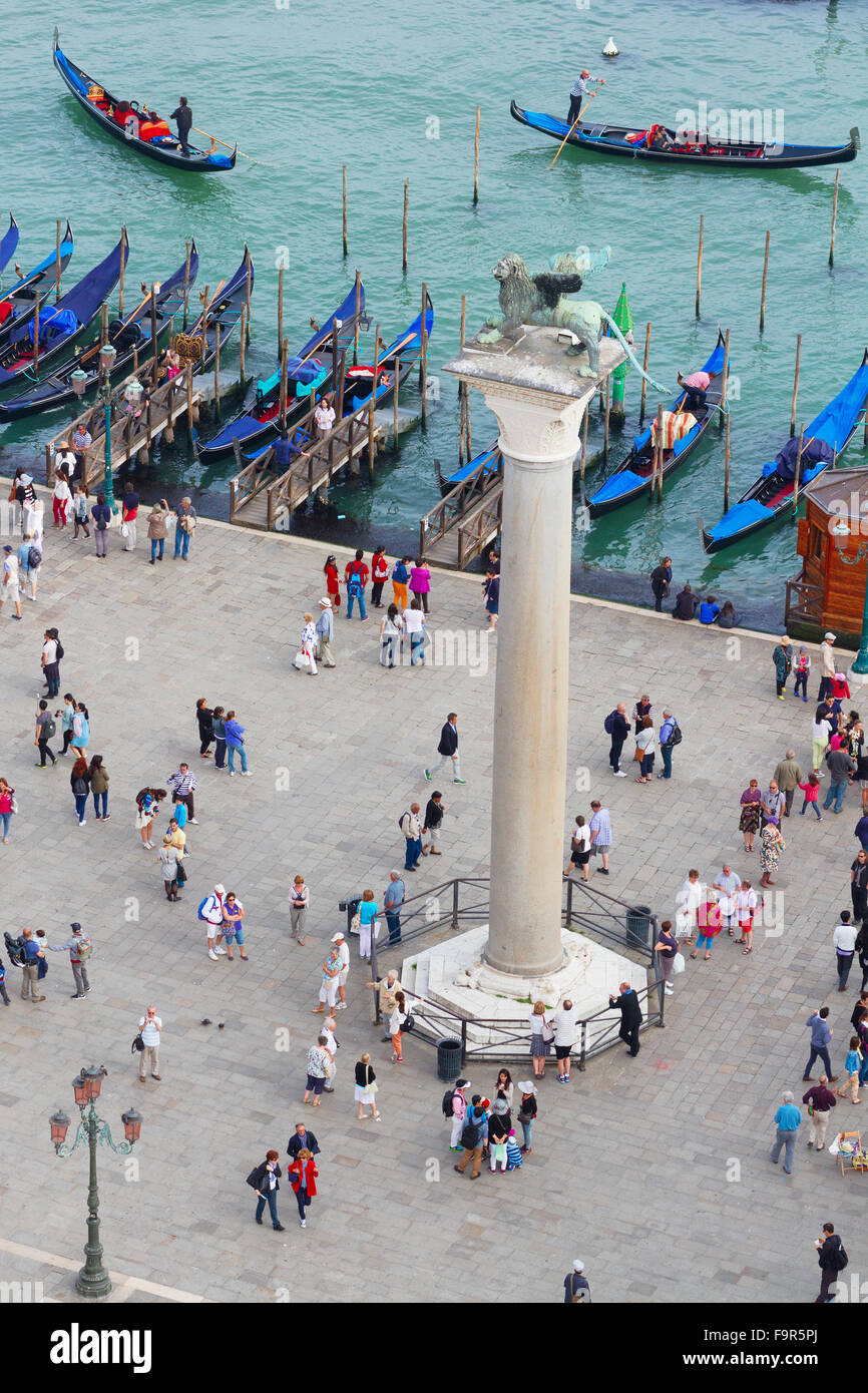 Statue colum hi-res stock photography and images - Alamy