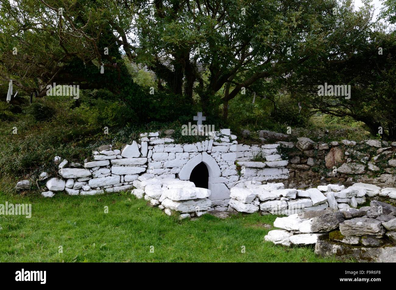 Well castle hi-res stock photography and images - Alamy