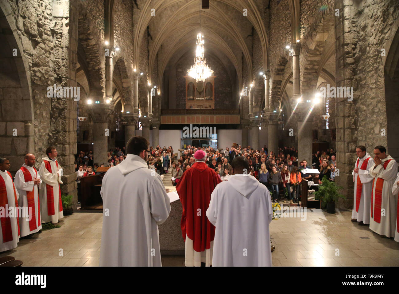 Eucharist celebration in a Roman catholic church Stock Photo - Alamy