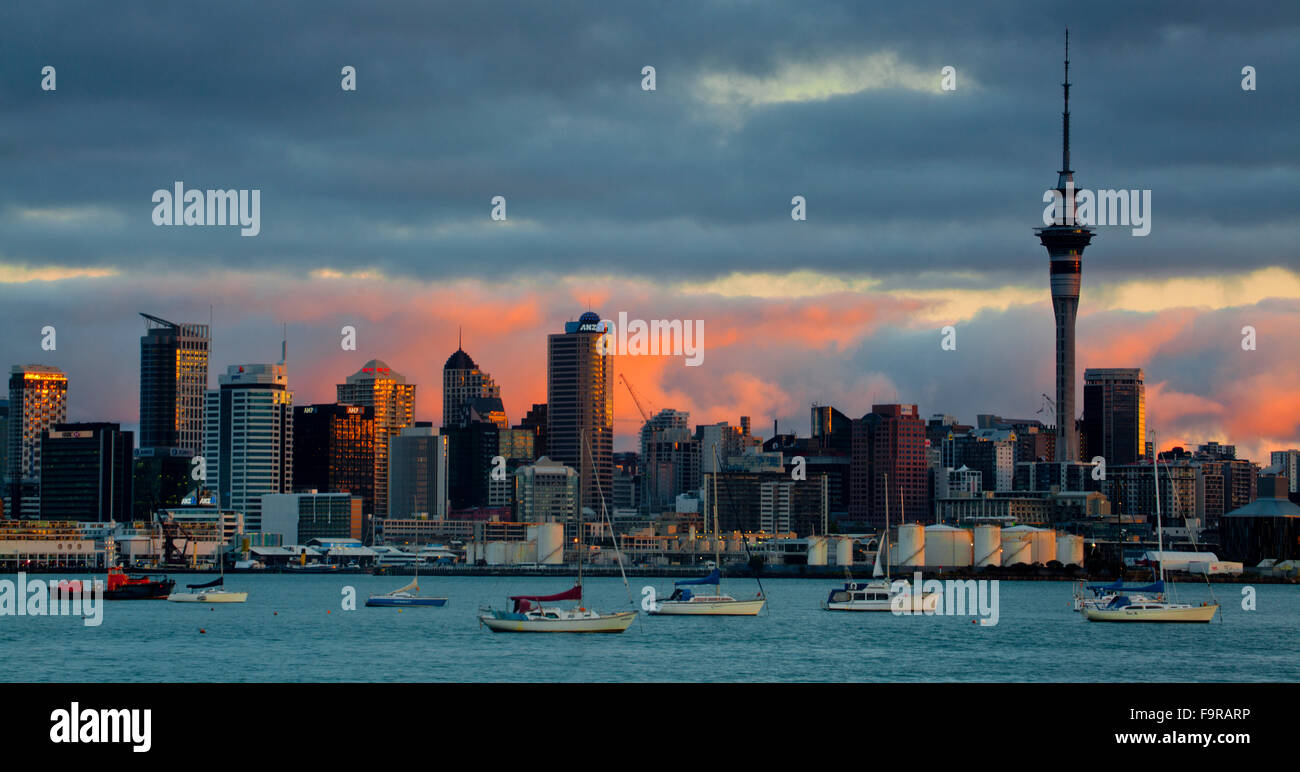 Auckland skyline hi-res stock photography and images - Alamy