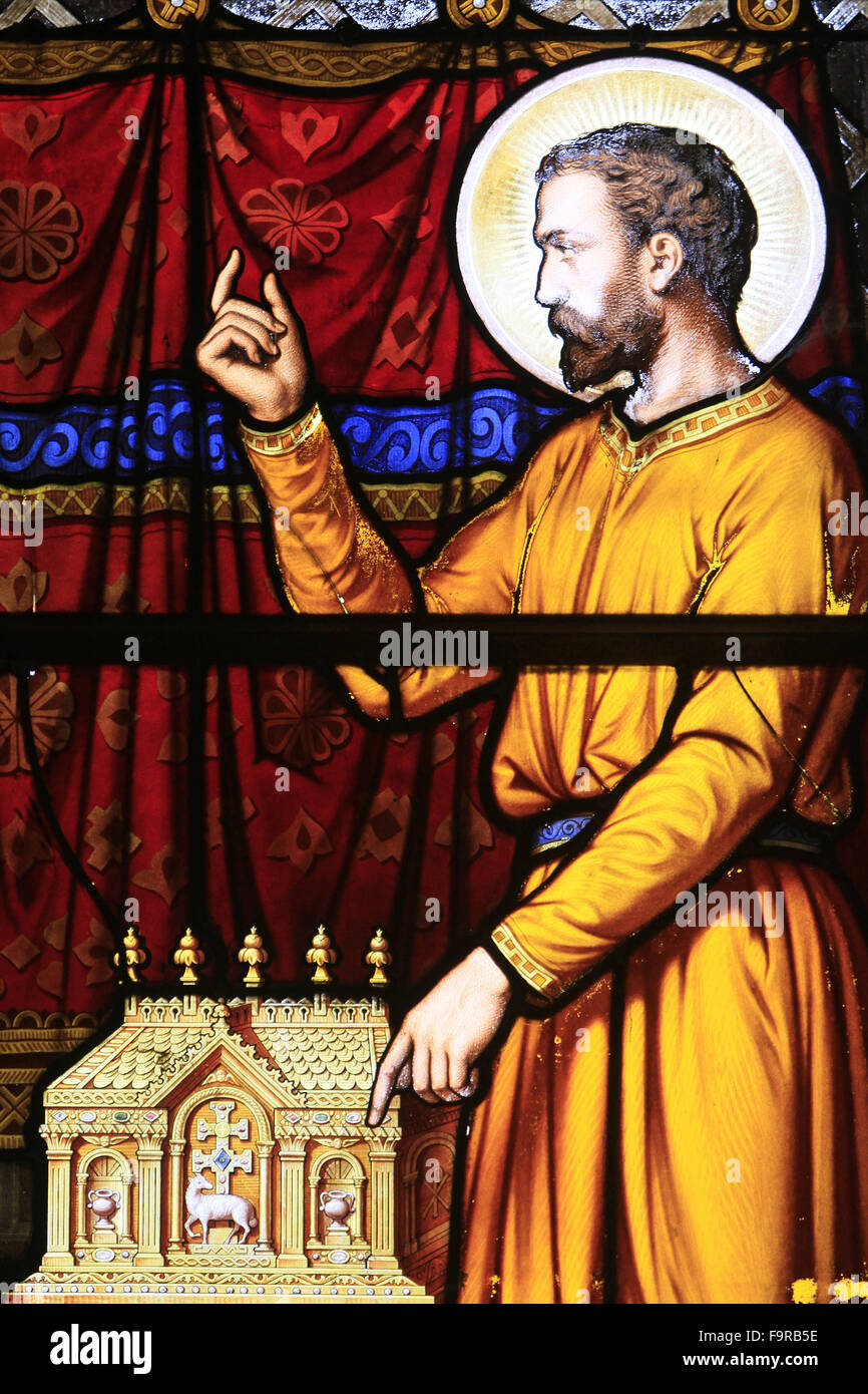 Stained glass window. St. Eloi with its box reliquary. King Dagobert ...