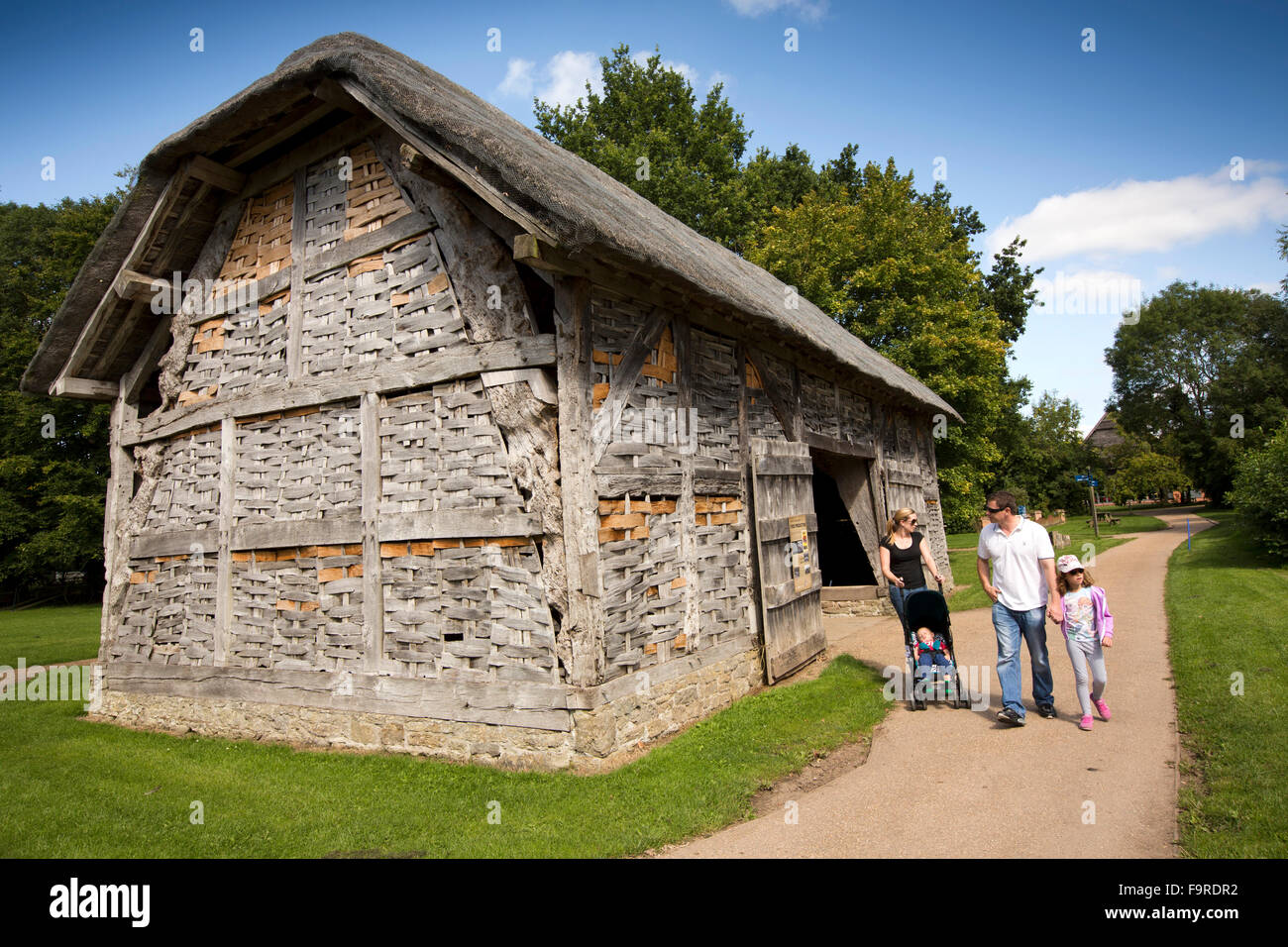 Threshing barn hi-res stock photography and images - Alamy