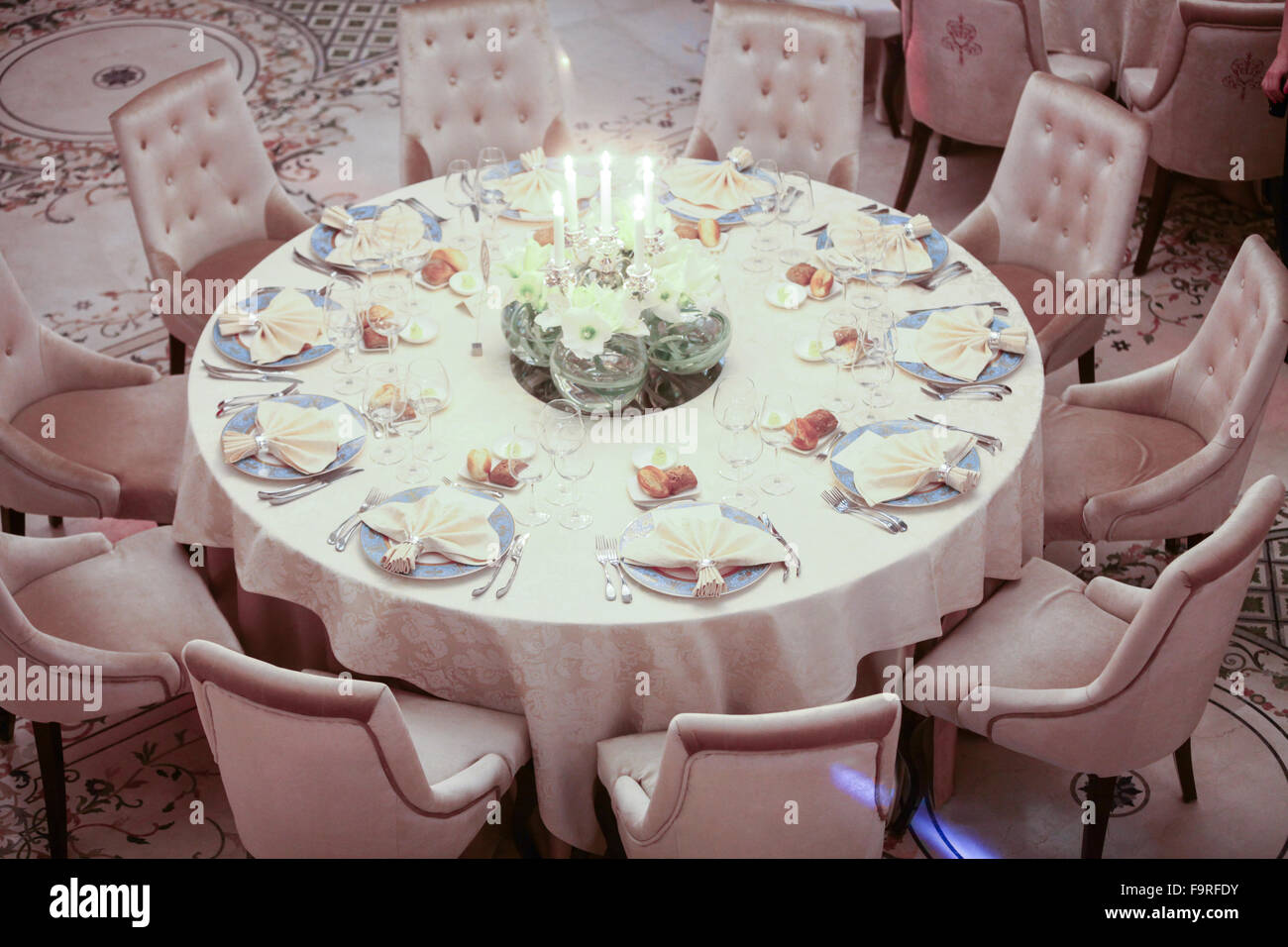 Color image of an empty dinner table Stock Photo - Alamy