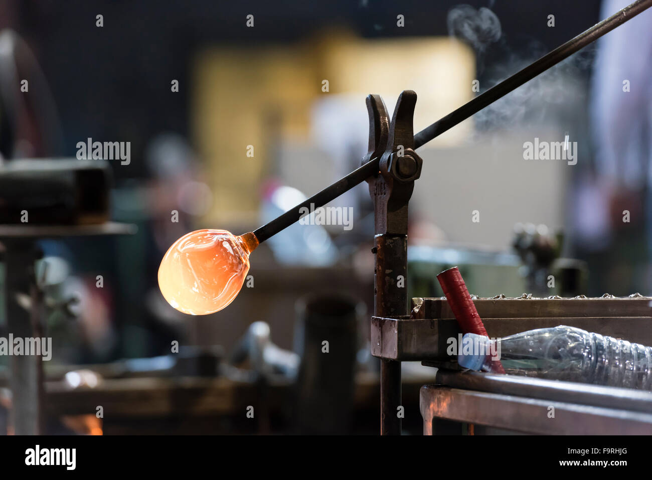 Molten glass factory hi-res stock photography and images - Alamy