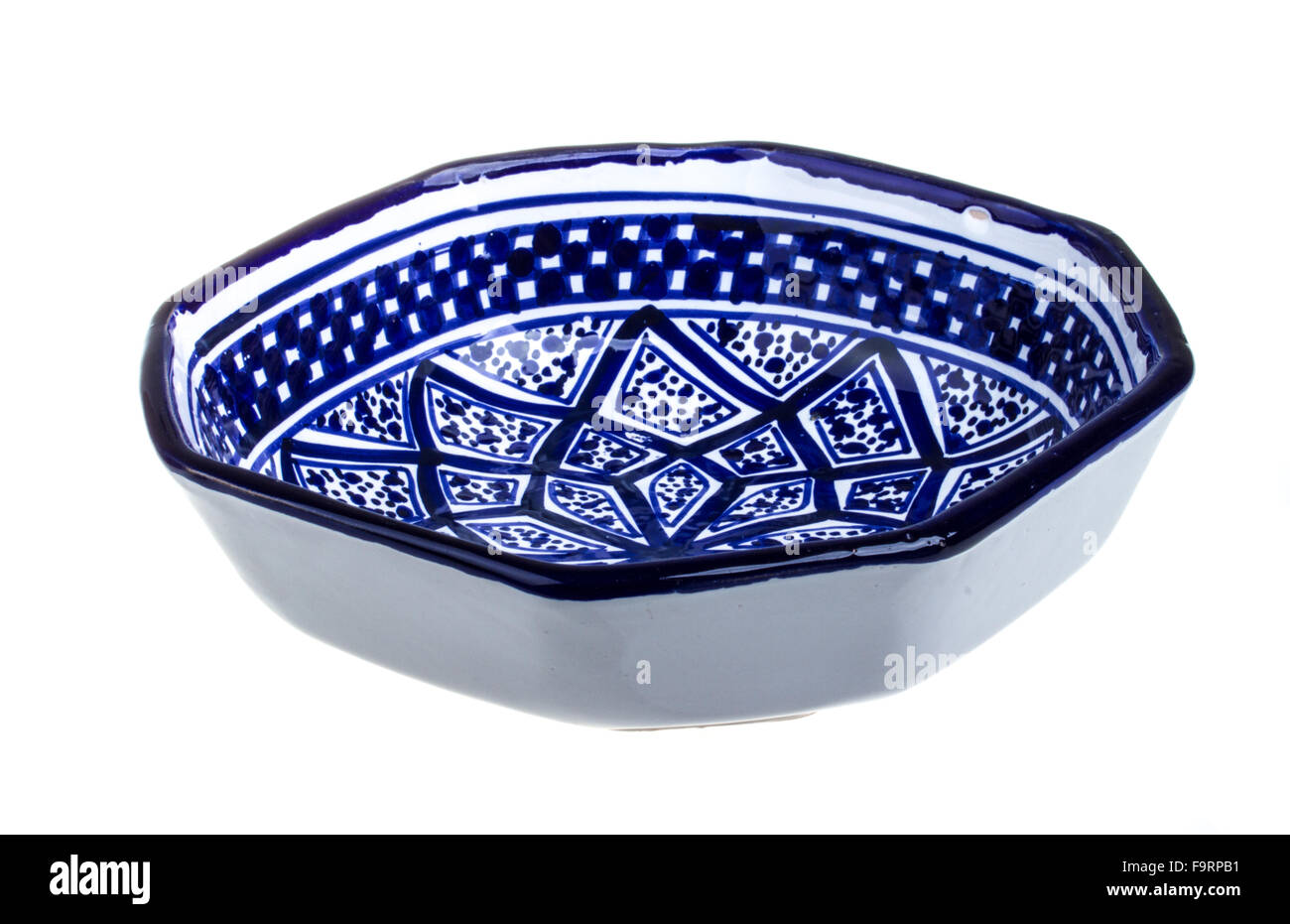 empty bowl isolated on white Stock Photo - Alamy