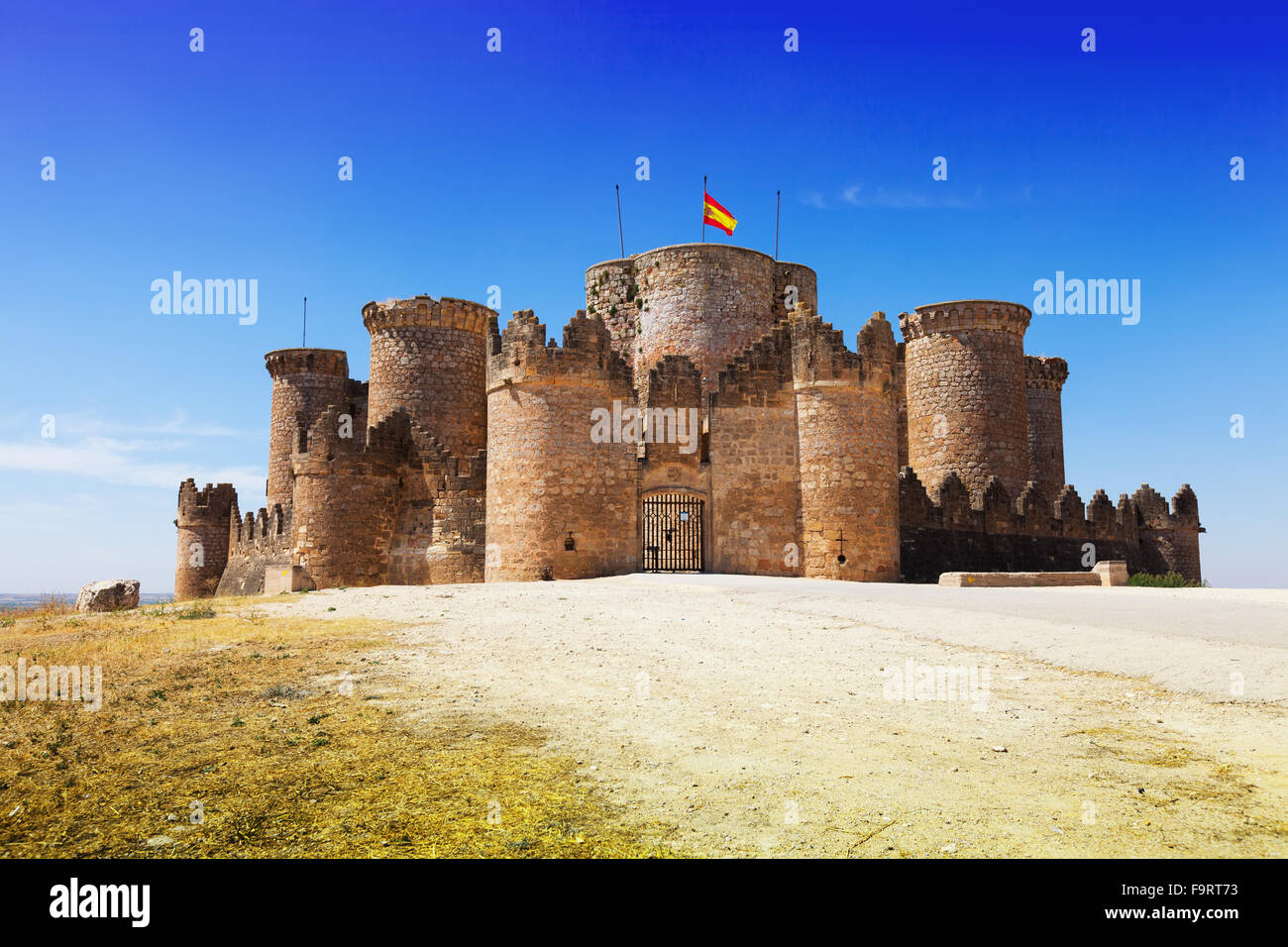 Main gate in Gothic Mudejar castle at Belmonte. Cuenca, Spain Stock ...