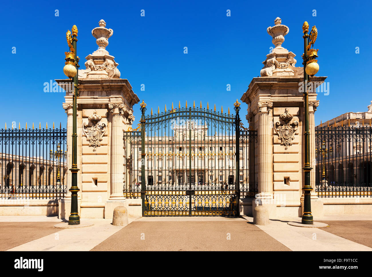 Front view of Royal Palace Gate in sunny day. Madrid Stock Photo - Alamy