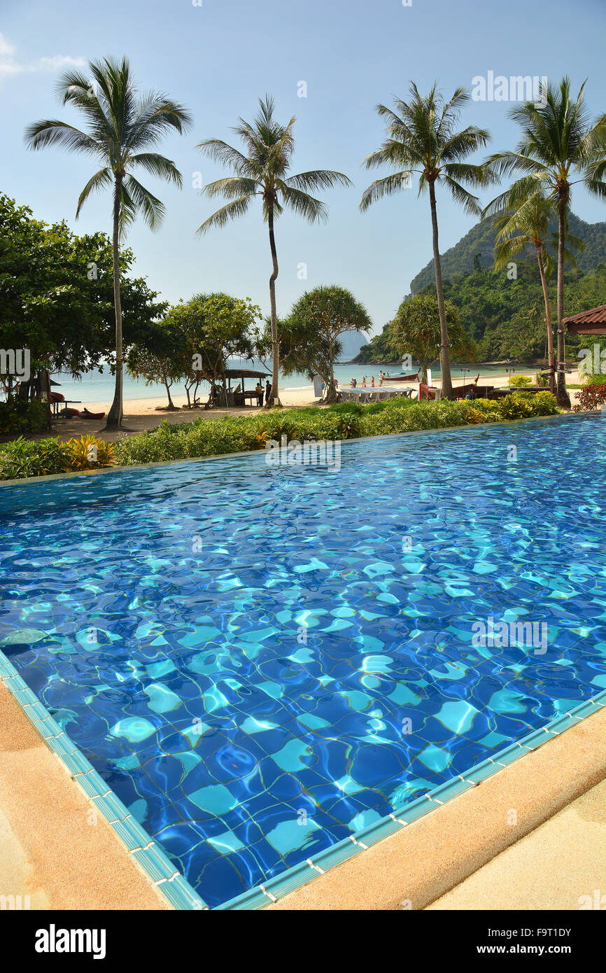 Hotel pool, Hat Farang beach on Koh Mook Stock Photo - Alamy