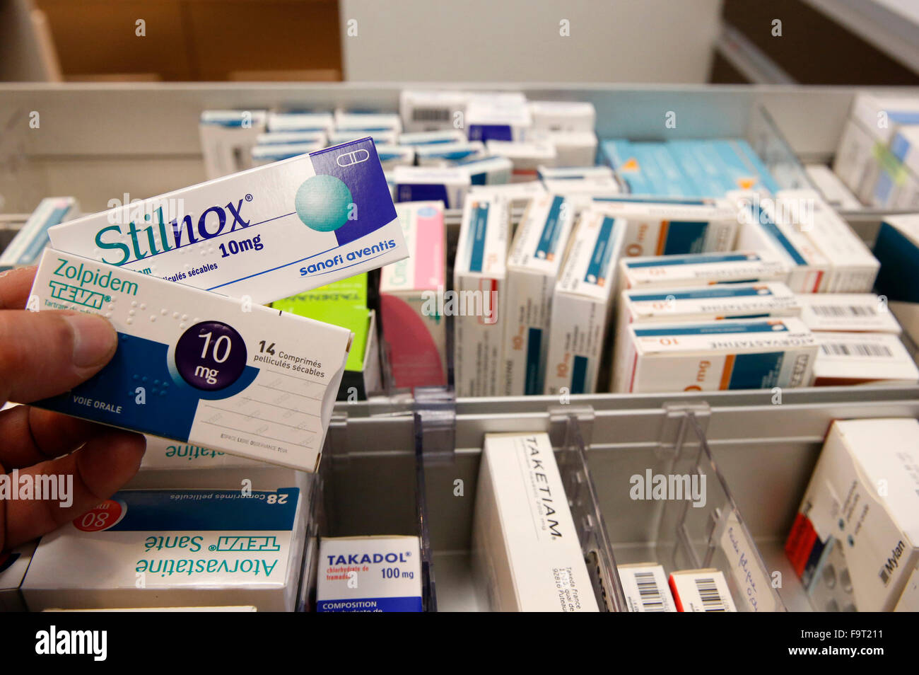 Sleeping pills hi-res stock photography and images - Alamy