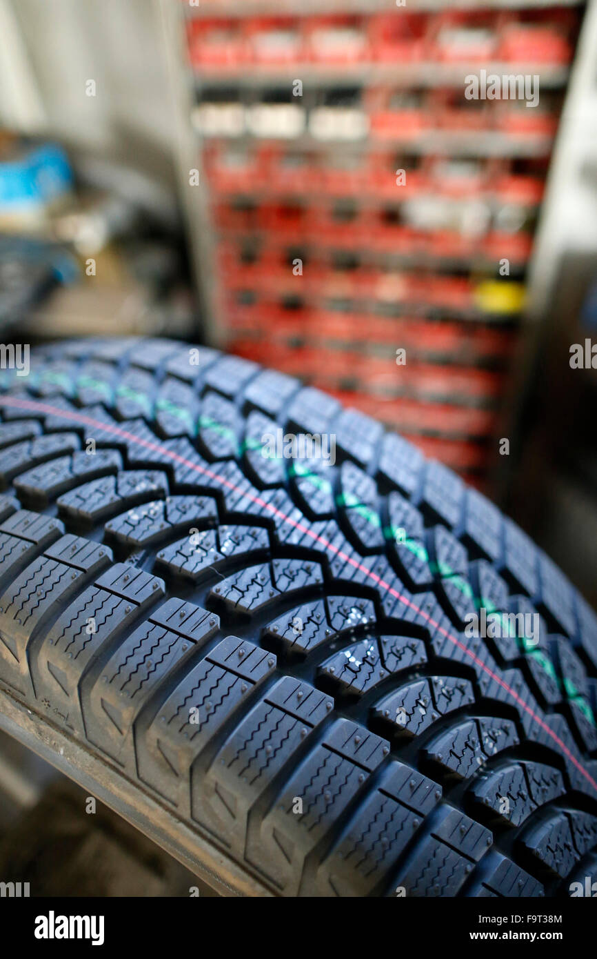 Tyre and snow hi-res stock photography and images - Alamy