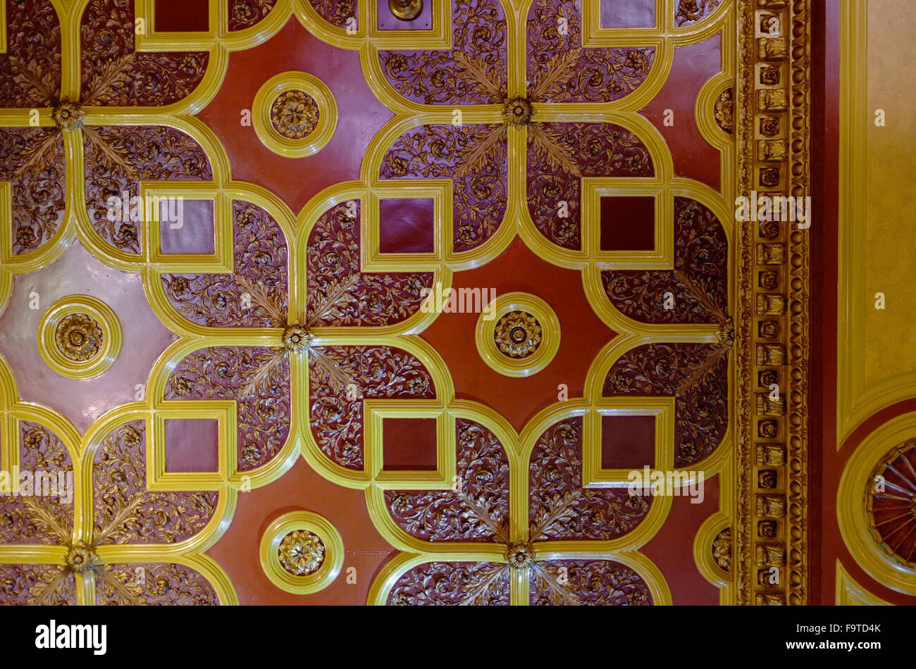 Victorian pub hi-res stock photography and images - Alamy