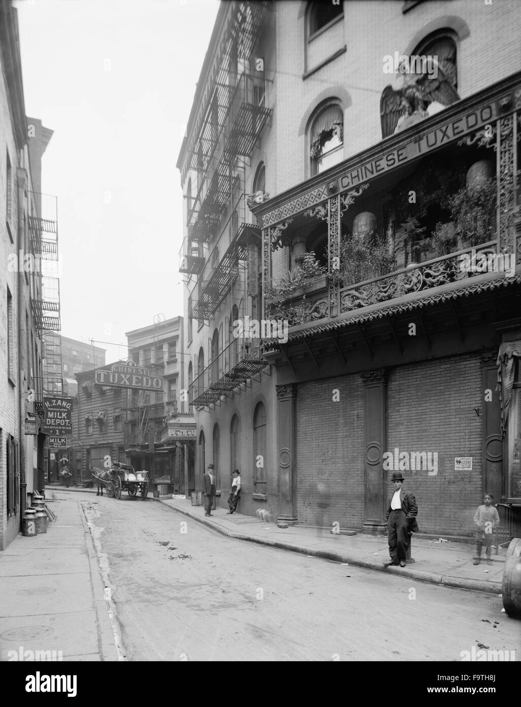 Street Scene, Doyers Street, Chinatown, New York City, USA, circa 1905 ...