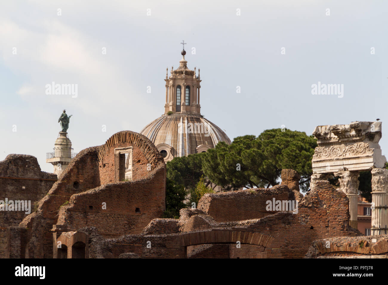 Building ruins and ancient columns in Rome, Italy Stock Photo - Alamy