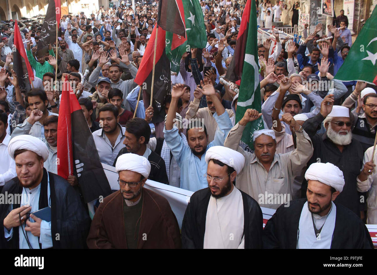 Activists of Majlis-e-Wahdat-ul-Muslimeen (MWM) and Shia Ulema Council ...