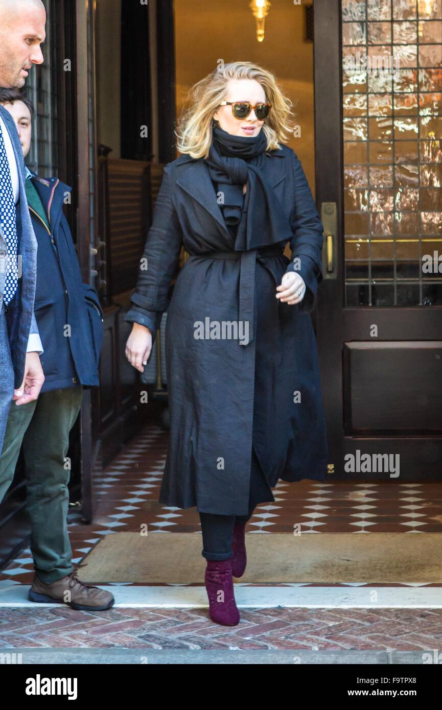 Adele signing autographs for fans outside her hotel ahead of her ...