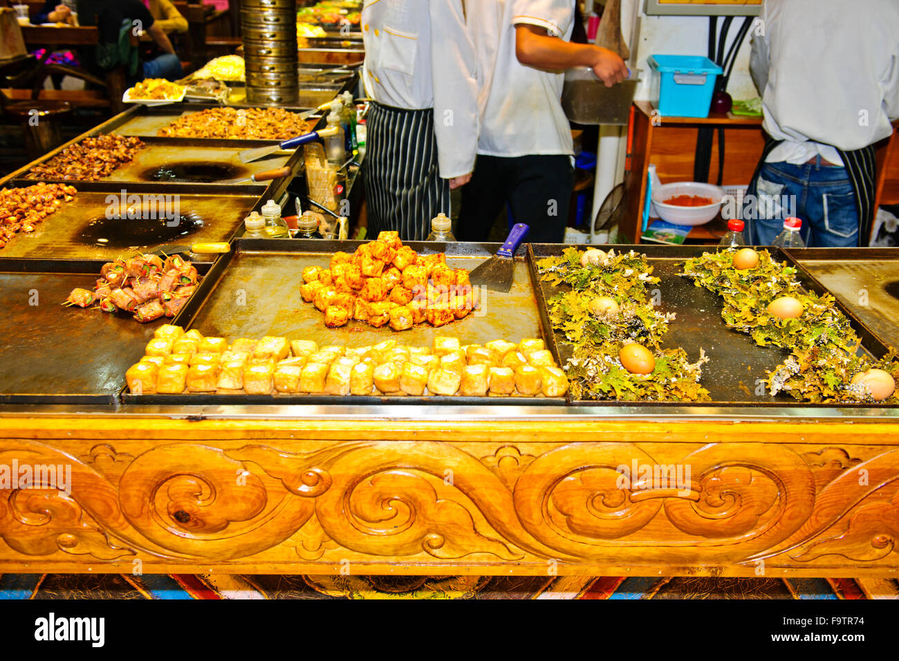 Dali Old Town,Lunch Time Cafeteria serving traditional Chinese ...