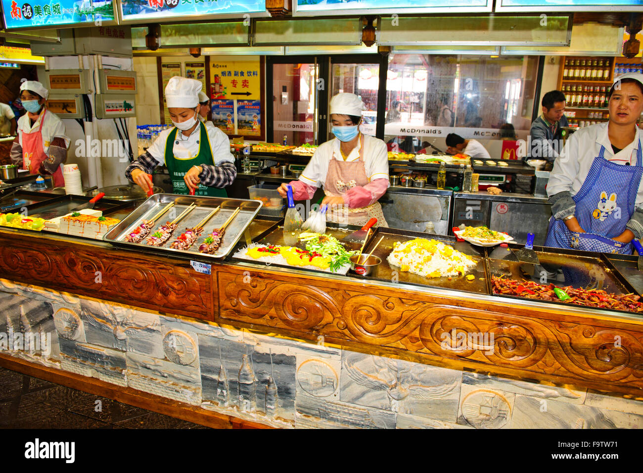 Dali Old Town,Lunch Time Cafeteria serving traditional Chinese ...