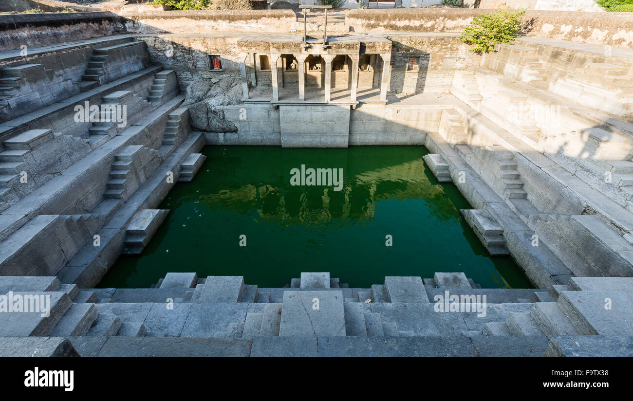 India baths hi-res stock photography and images - Alamy