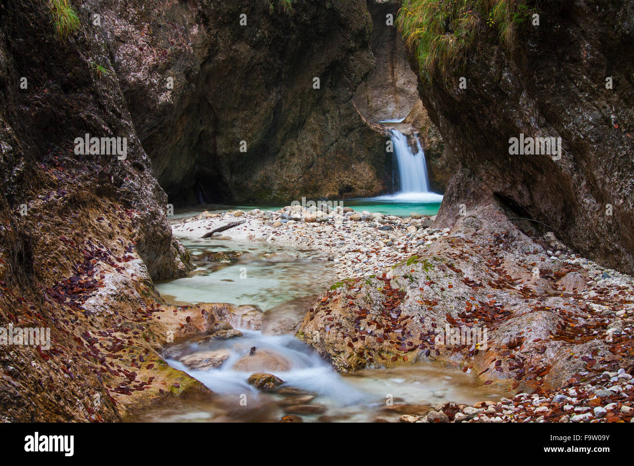 River running through canyon hi-res stock photography and images - Alamy