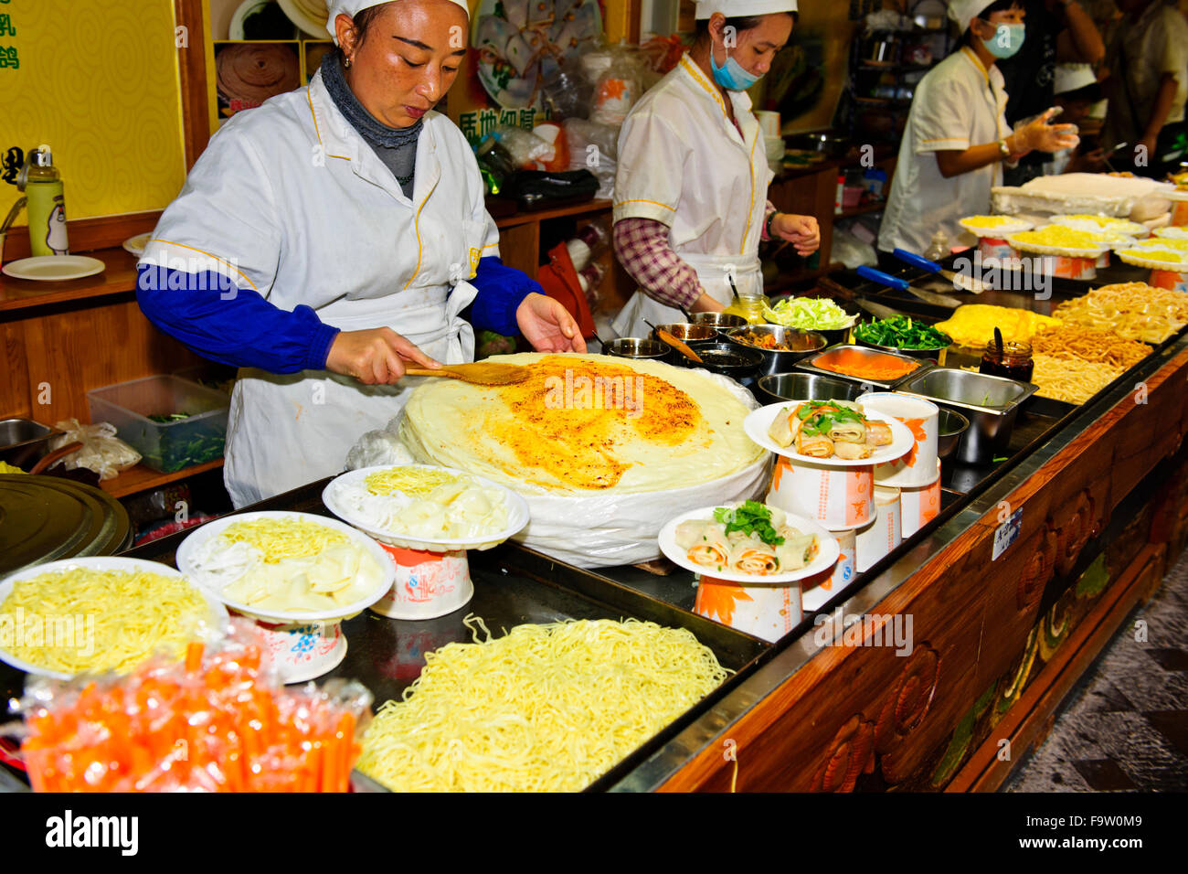Dali Old Town,Lunch Time Cafeteria serving traditional Chinese ...