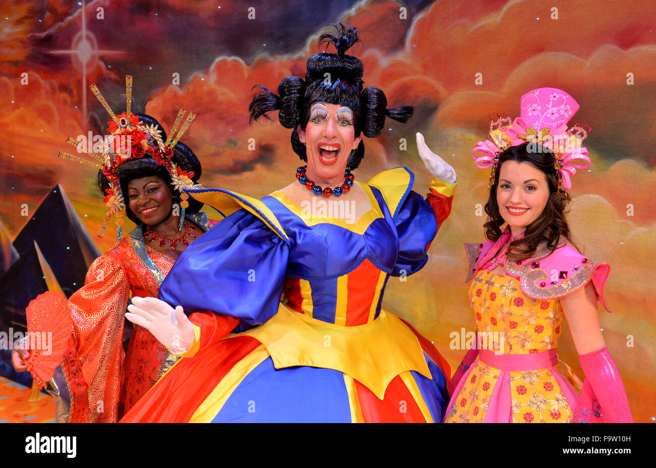 Pantomime Dame Aladdin High Resolution Stock Photography and Images - Alamy
