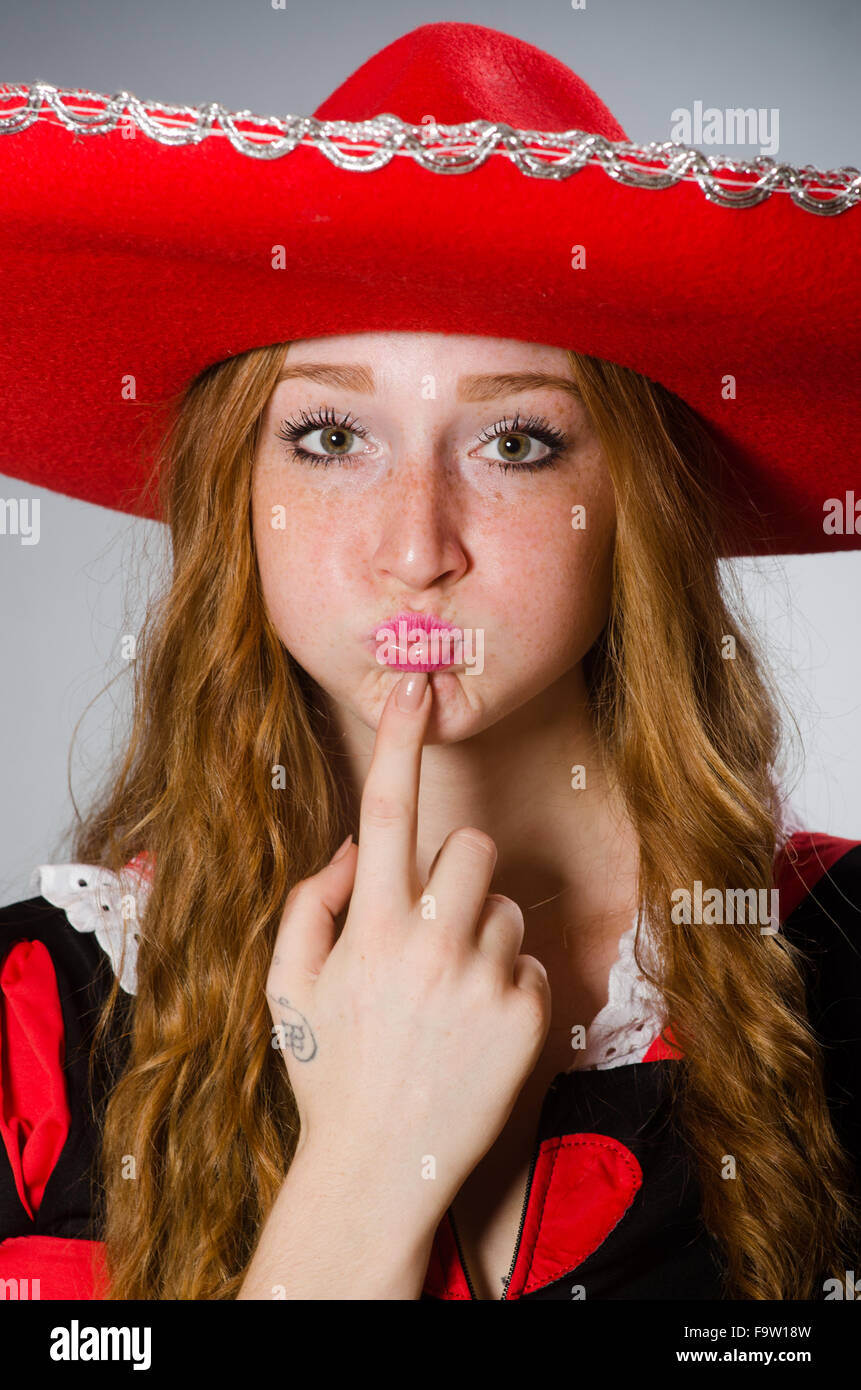 Mexican woman wearing sombrero hat Stock Photo - Alamy